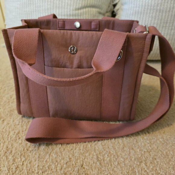 Lululemon Athletica Bags Lululemon Boxy Mini Tote Bag 45l Poshmark